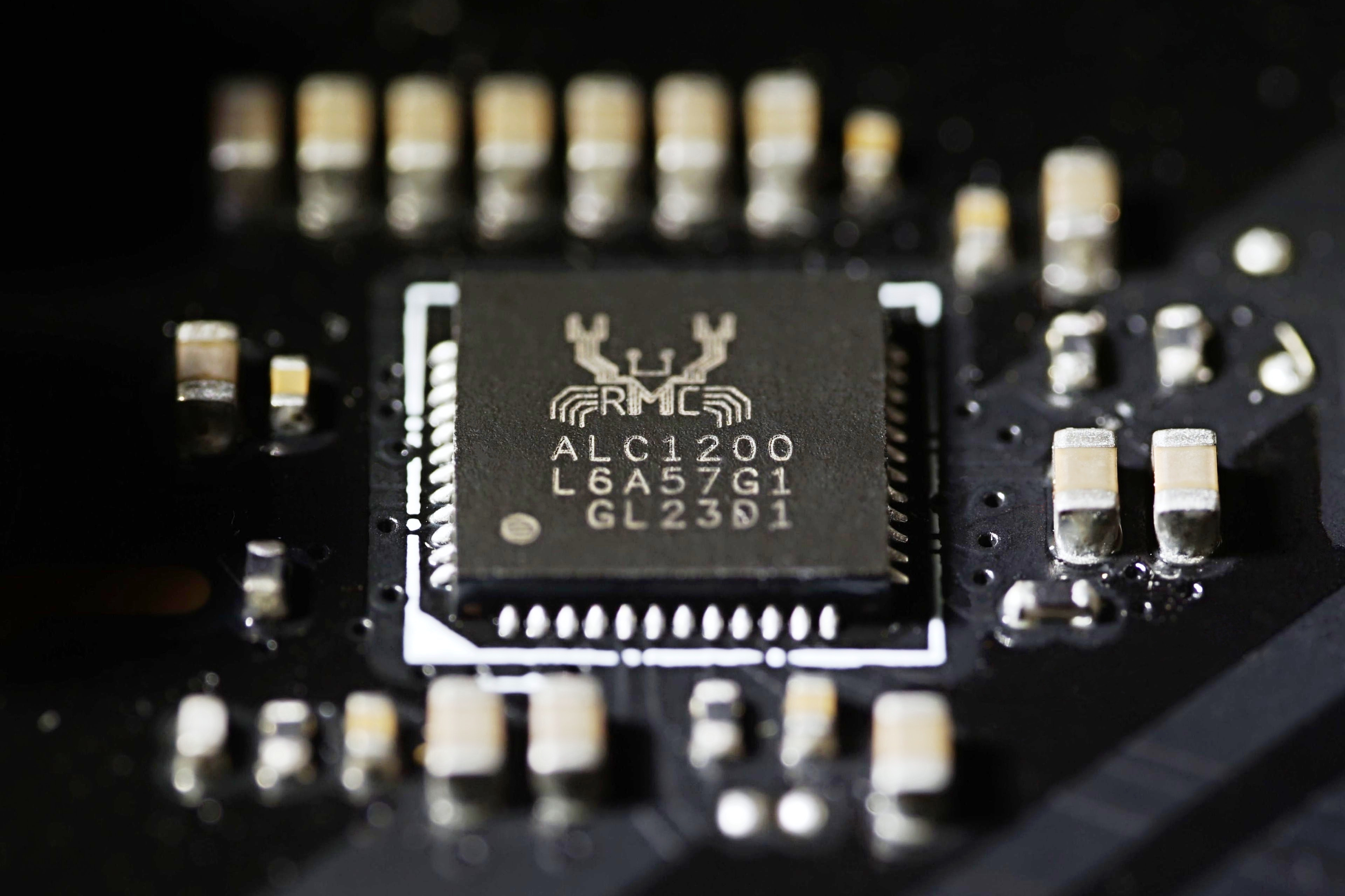 Realtek ALC1200 vs Popular Audio Codecs in 2025