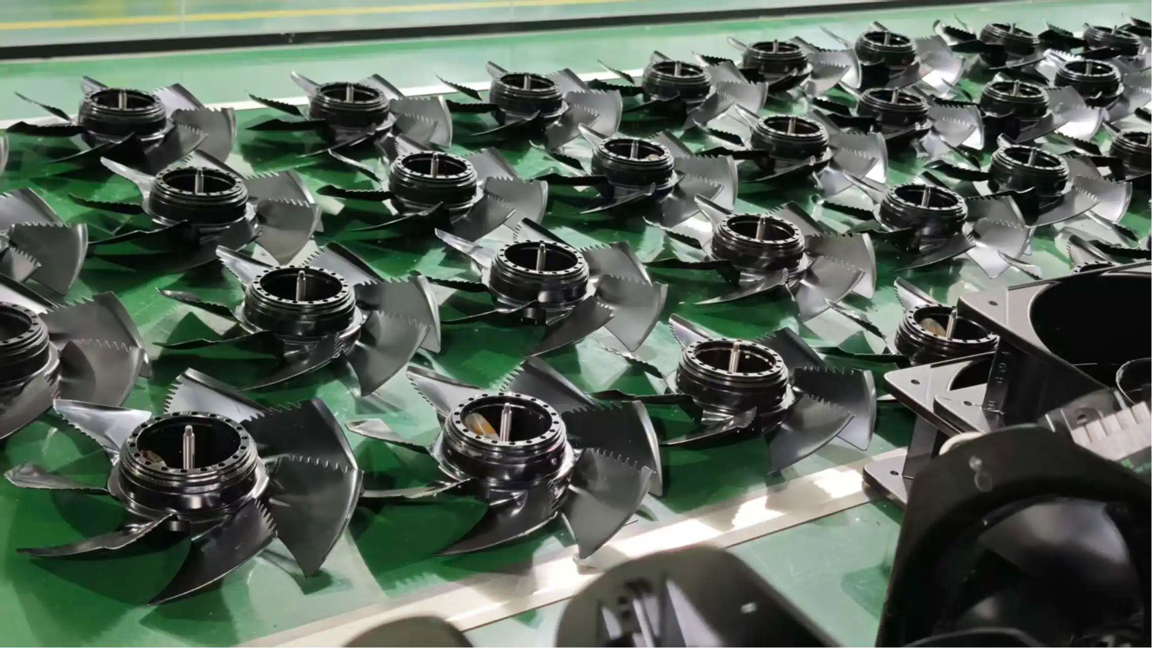 Ball bearing vs sleeve bearing in axial fan – Raykee