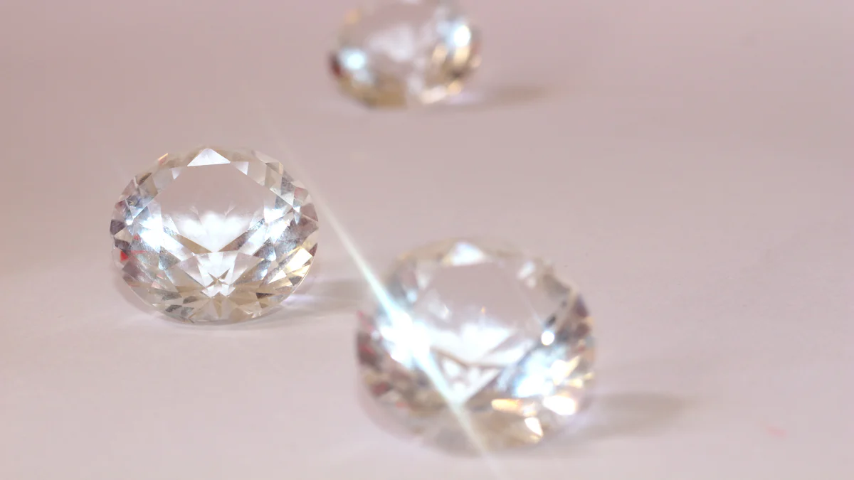 Understanding The Difference Between VS And VVS Diamonds Understanding The Difference Between VS And VVS Diamonds