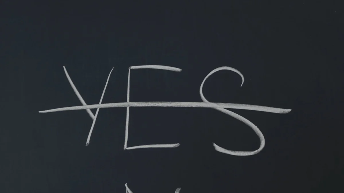 Maximizing Clarity with Synonyms and Related Terms in Writing