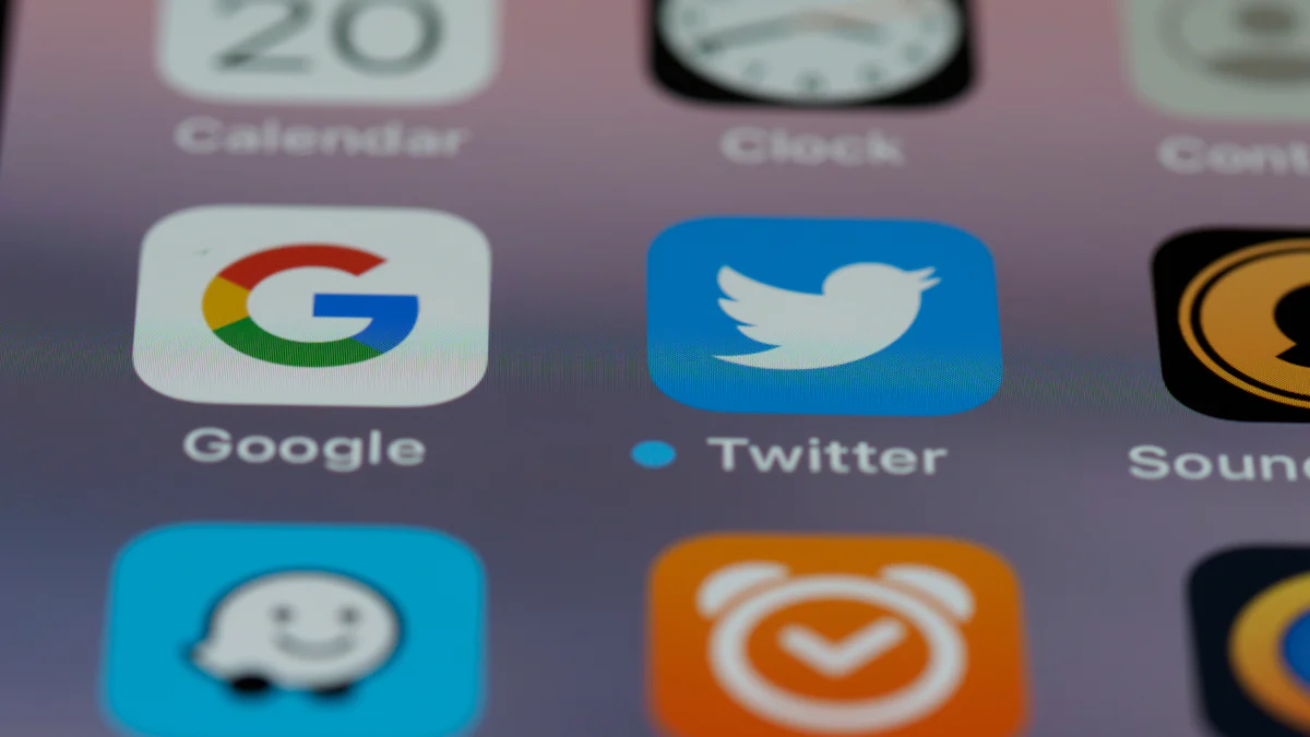 Exploring 8 Key Uses of AI Recommendation Systems