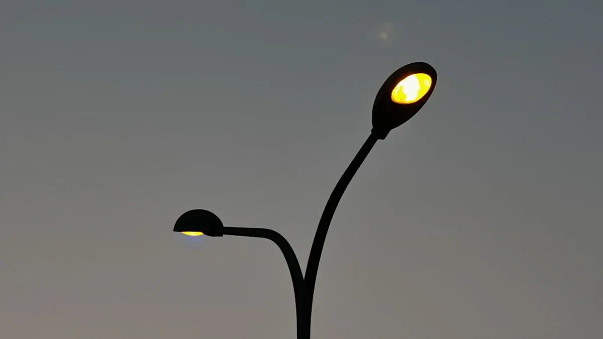 How Mercury Lamps Work: Complete Guide to Types, Uses & Safety