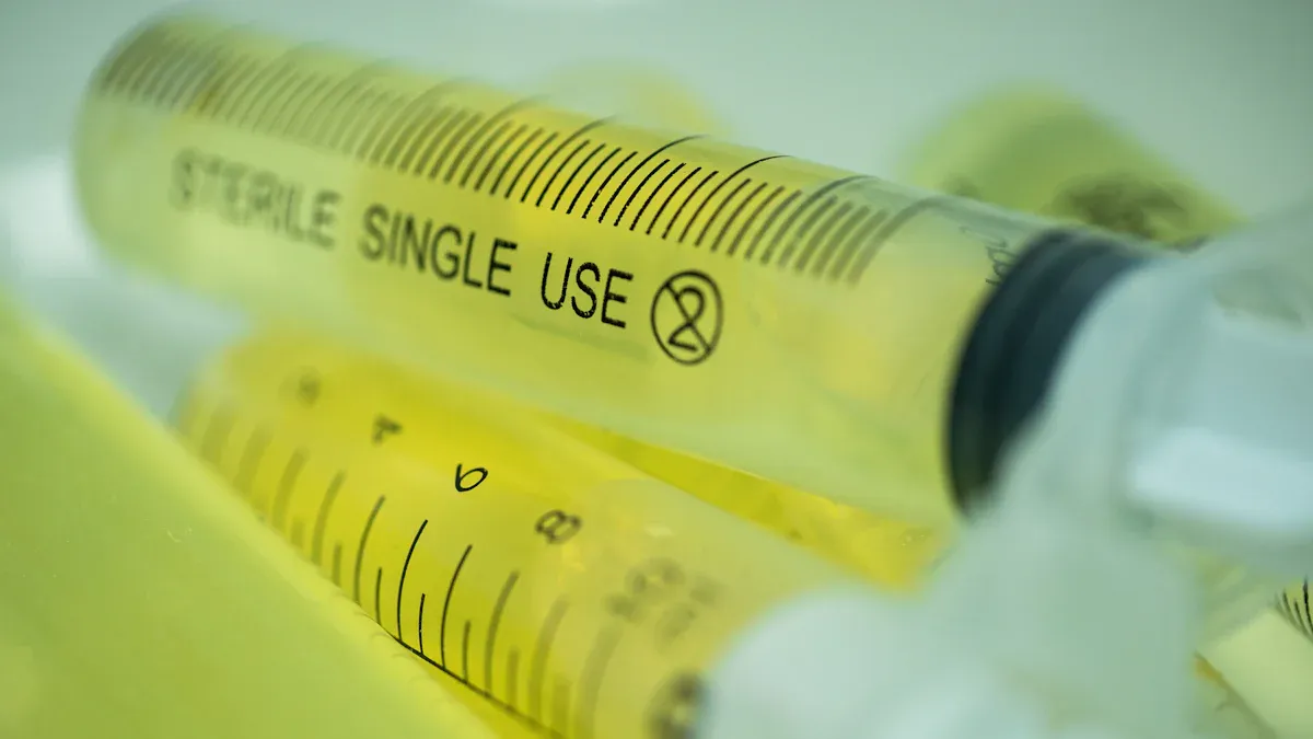 Comparing Auto-Disable Syringes and Regular Syringes in 2025