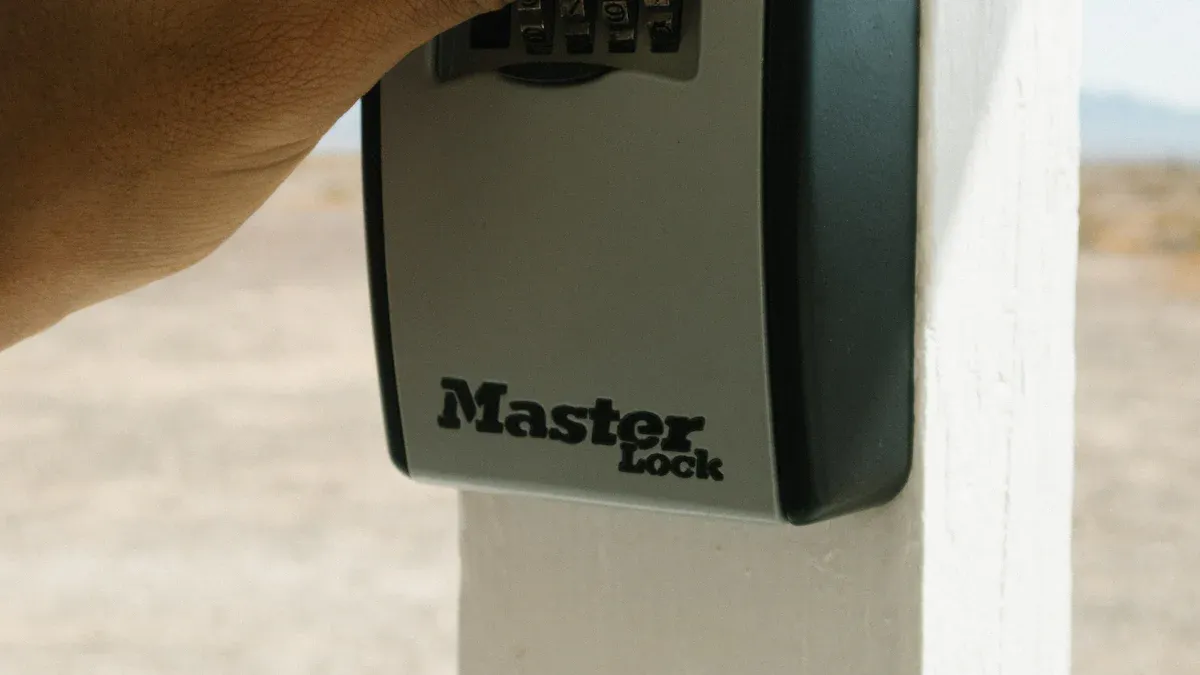 The Ultimate Master Lock Combination Recovery Guide: From Official ...