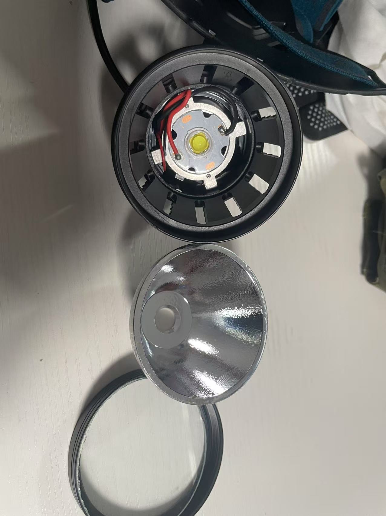 What Types of LED Bulbs Are Commonly Used in Flashlights?